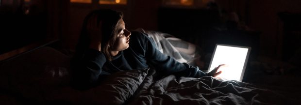 Blue Light & Sleep | Sealy New Zealand